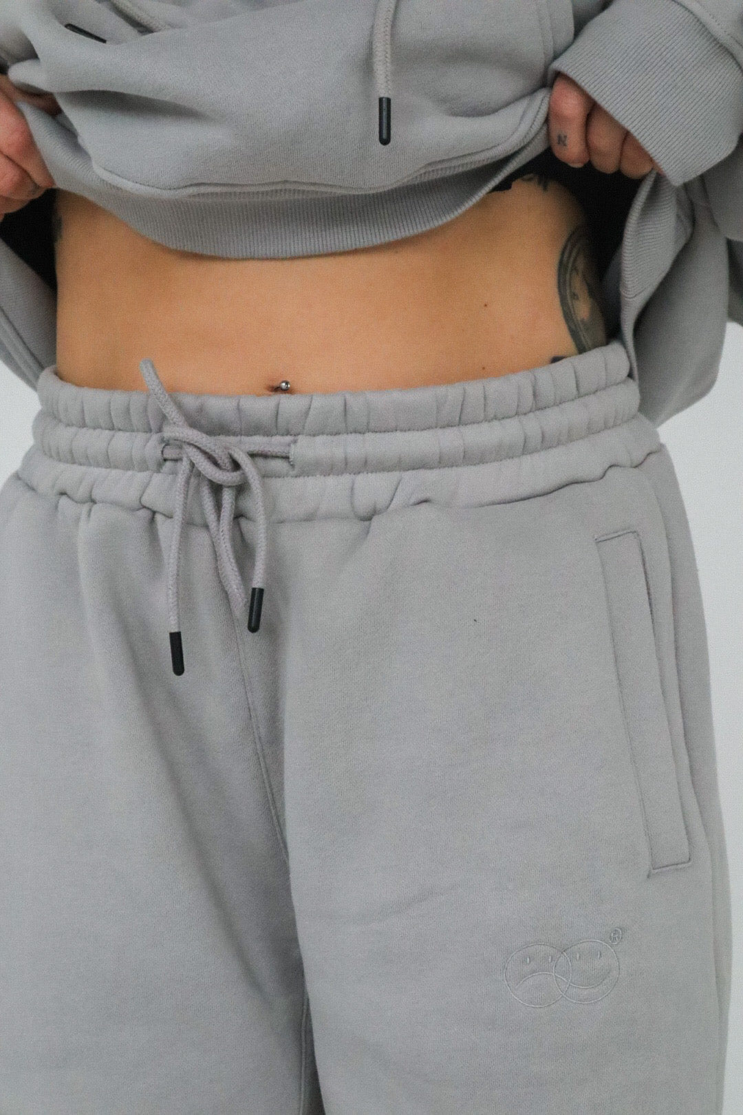 BASIC 'REINVENT' stone sweatpants – REBORN CLUB
